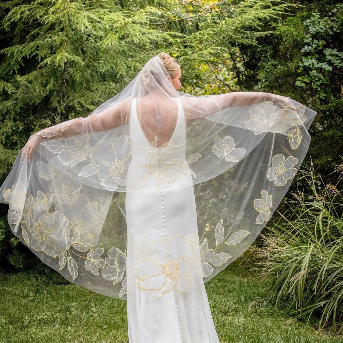 Wedding Veils for Plus-Size Brides: A Guide | TARA Bridal